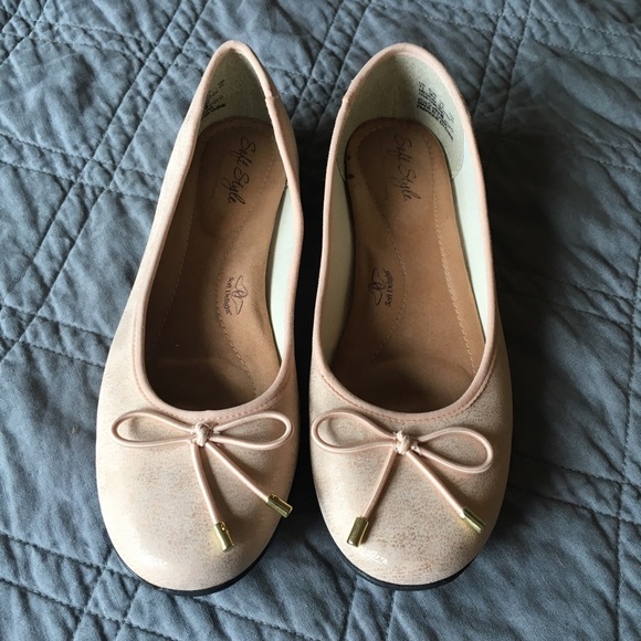 Hush Puppies | Shoes | Soft Style By Hush Puppies Shimmery Pink Flats ...